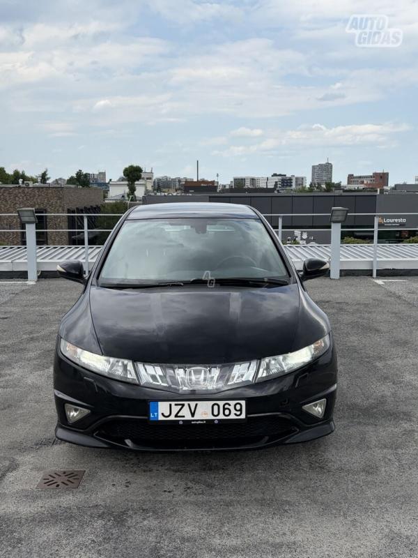 Melns Honda Civic 2007 Viļņa, ar dzinēja tilpumu 2.20 L un nobraukumu 288 tūkst. km par 2400 €, foto 4 vietnē AUTOMOTO.COM.LV