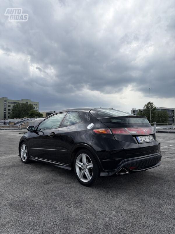 Melns Honda Civic 2007 Viļņa, ar dzinēja tilpumu 2.20 L un nobraukumu 288 tūkst. km par 2400 €, foto 6 vietnē AUTOMOTO.COM.LV