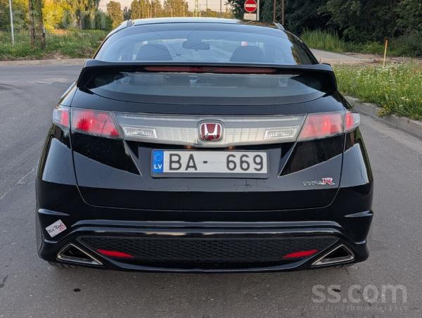 Melns Honda Civic 2007 Rīga, ar dzinēja tilpumu 2.00 L un nobraukumu 164 tūkst. km par 6200 €, foto 3 vietnē AUTOMOTO.COM.LV