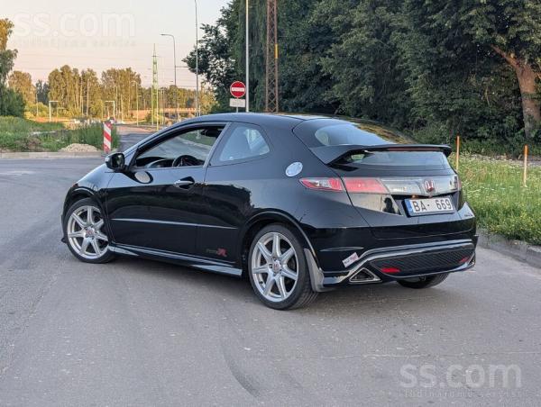 Melns Honda Civic 2007 Rīga, ar dzinēja tilpumu 2.00 L un nobraukumu 164 tūkst. km par 6200 €, foto 7 vietnē AUTOMOTO.COM.LV