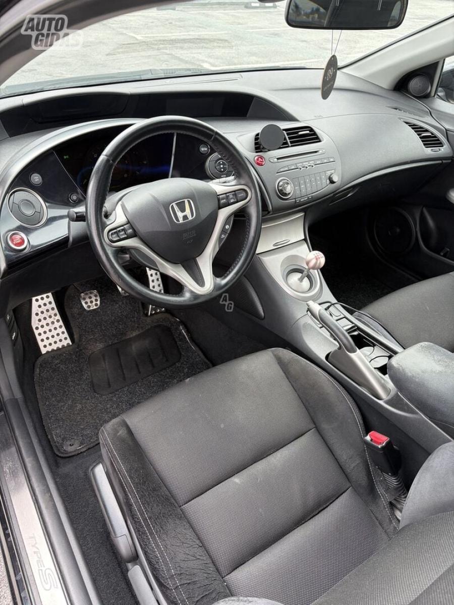 Melns Honda Civic 2007 Viļņa, ar dzinēja tilpumu 2.20 L un nobraukumu 288 tūkst. km par 2290 €, foto 8 vietnē AUTOMOTO.COM.LV
