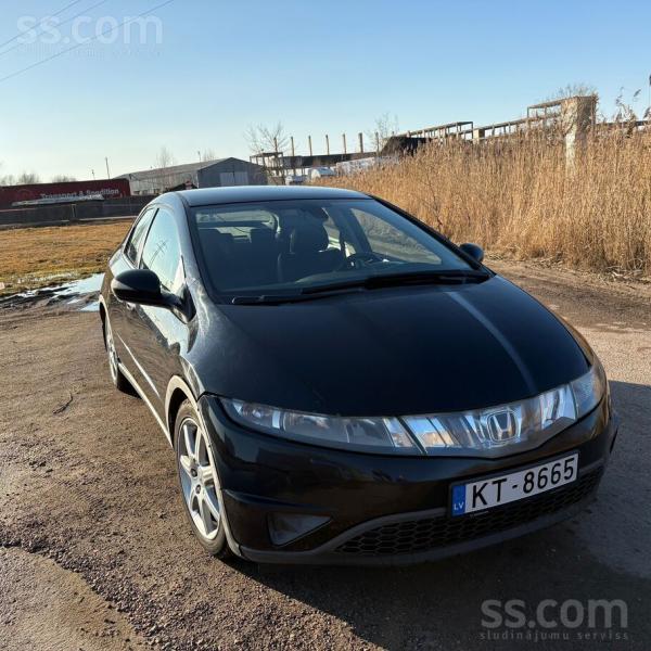 Black Honda Civic 2007 in Riga, with an engine capacity of 1.80 L and mileage of 0 thousand km for 1750 €, photo 4 on AUTOMOTO.COM.LV