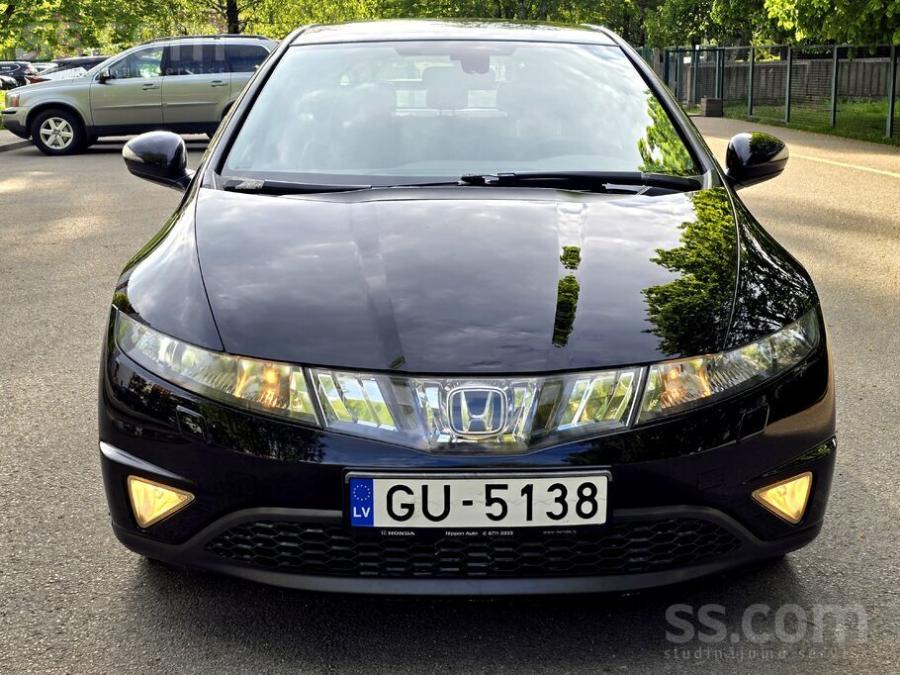 Black Honda Civic 2007 in Riga, with an engine capacity of 1.80 L and mileage of 147 thousand km for 3200 €, photo 1 on AUTOMOTO.COM.LV
