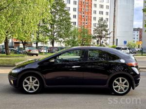 Black Honda Civic 2007 in Riga, with an engine capacity of 1.80 L and mileage of 147 thousand km for 3200 €, photo 6 on AUTOMOTO.COM.LV