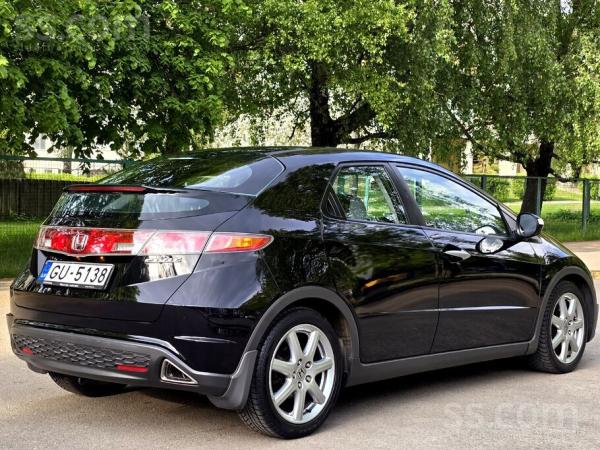 Melns Honda Civic 2007 Rīga, ar dzinēja tilpumu 1.80 L un nobraukumu 147 tūkst. km par 3000 €, foto 7 vietnē AUTOMOTO.COM.LV