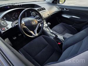 Black Honda Civic 2007 in Riga, with an engine capacity of 1.80 L and mileage of 147 thousand km for 3200 €, photo 9 on AUTOMOTO.COM.LV