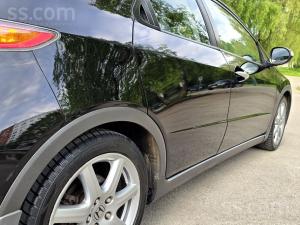 Black Honda Civic 2007 in Riga, with an engine capacity of 1.80 L and mileage of 147 thousand km for 3200 €, photo 20 on AUTOMOTO.COM.LV