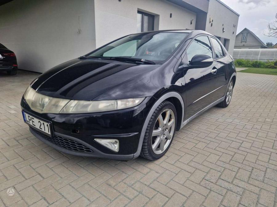 Melns Honda Civic 2007 Panevēža, ar dzinēja tilpumu 2.20 L un nobraukumu 360 tūkst. km par 1500 €, foto 1 vietnē AUTOMOTO.COM.LV