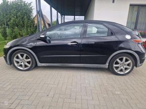 Melns Honda Civic 2007 Panevēža, ar dzinēja tilpumu 2.20 L un nobraukumu 360 tūkst. km par 1500 €, foto 4 vietnē AUTOMOTO.COM.LV