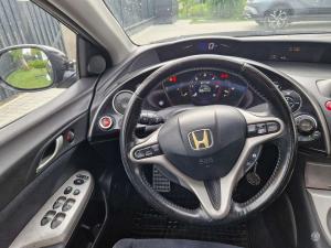 Melns Honda Civic 2007 Panevēža, ar dzinēja tilpumu 2.20 L un nobraukumu 360 tūkst. km par 1500 €, foto 9 vietnē AUTOMOTO.COM.LV