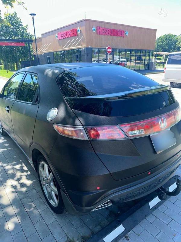 Черный Хонда Цивик 2007 в Кедайняй, объемом двигателя 1.80 л и пробегом 410 тыс. км за 900 €, фото 3 на AUTOMOTO.COM.LV