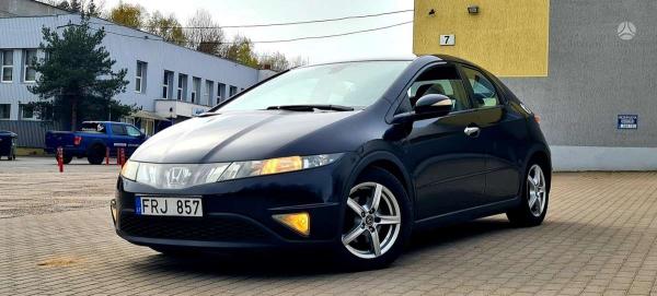 Melns Honda Civic 2007 Viļņa, ar dzinēja tilpumu 2.20 L un nobraukumu 286 tūkst. km par 2200 €, foto 1 vietnē AUTOMOTO.COM.LV
