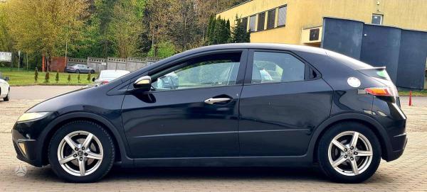 Melns Honda Civic 2007 Viļņa, ar dzinēja tilpumu 2.20 L un nobraukumu 286 tūkst. km par 2200 €, foto 6 vietnē AUTOMOTO.COM.LV
