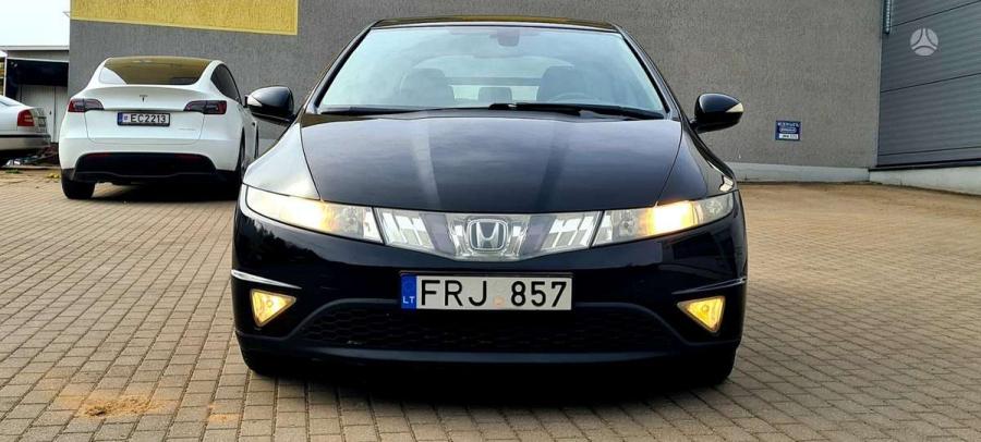 Melns Honda Civic 2007 Viļņa, ar dzinēja tilpumu 2.20 L un nobraukumu 286 tūkst. km par 2200 €, foto 8 vietnē AUTOMOTO.COM.LV