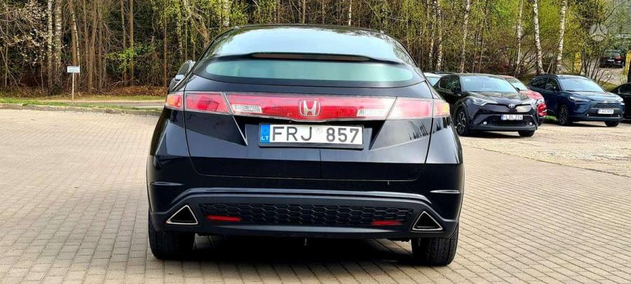 Melns Honda Civic 2007 Viļņa, ar dzinēja tilpumu 2.20 L un nobraukumu 286 tūkst. km par 2200 €, foto 9 vietnē AUTOMOTO.COM.LV