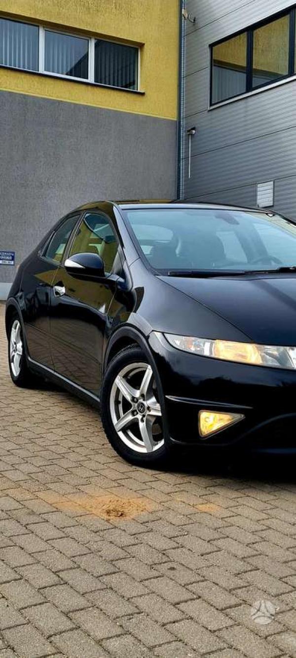 Melns Honda Civic 2007 Viļņa, ar dzinēja tilpumu 2.20 L un nobraukumu 286 tūkst. km par 2200 €, foto 10 vietnē AUTOMOTO.COM.LV