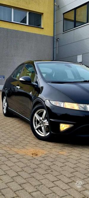 Melns Honda Civic 2007 Viļņa, ar dzinēja tilpumu 2.20 L un nobraukumu 286 tūkst. km par 2200 €, foto 11 vietnē AUTOMOTO.COM.LV