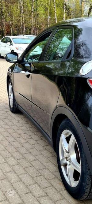 Melns Honda Civic 2007 Viļņa, ar dzinēja tilpumu 2.20 L un nobraukumu 286 tūkst. km par 2200 €, foto 26 vietnē AUTOMOTO.COM.LV