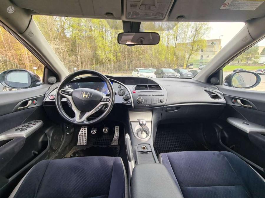Melns Honda Civic 2007 Viļņa, ar dzinēja tilpumu 2.20 L un nobraukumu 286 tūkst. km par 2200 €, foto 29 vietnē AUTOMOTO.COM.LV