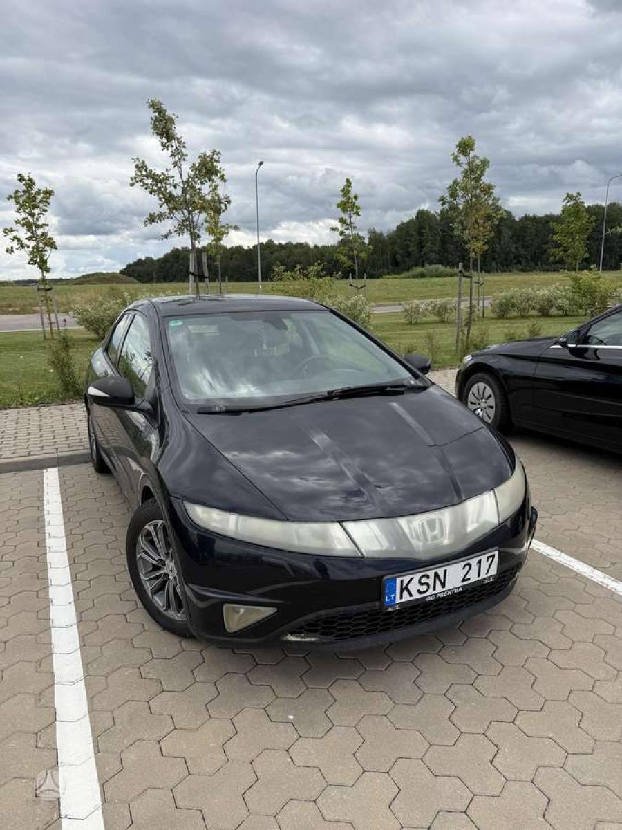 Melns Honda Civic 2007 Kauņa, ar dzinēja tilpumu 1.80 L un nobraukumu 2 tūkst. km par 999 €, foto 3 vietnē AUTOMOTO.COM.LV