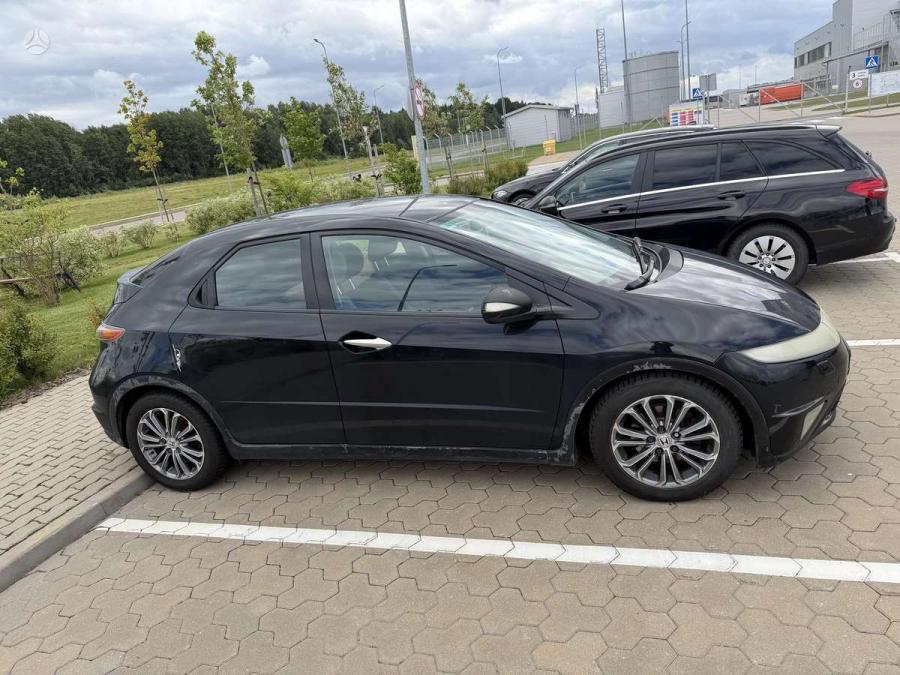 Melns Honda Civic 2007 Kauņa, ar dzinēja tilpumu 1.80 L un nobraukumu 2 tūkst. km par 999 €, foto 7 vietnē AUTOMOTO.COM.LV