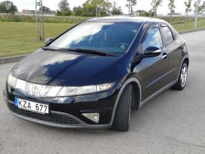 Black Honda Civic 2007 in Siauliai, with an engine capacity of 1.79 L and mileage of 133 thousand km for 2490 €, photo 3 on AUTOMOTO.COM.LV