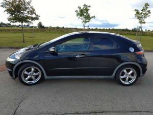 Black Honda Civic 2007 in Siauliai, with an engine capacity of 1.79 L and mileage of 133 thousand km for 2490 €, photo 4 on AUTOMOTO.COM.LV