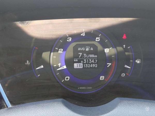 Black Honda Civic 2007 in Siauliai, with an engine capacity of 1.79 L and mileage of 133 thousand km for 2490 €, photo 4 on AUTOMOTO.COM.LV