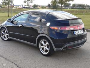 Black Honda Civic 2007 in Siauliai, with an engine capacity of 1.79 L and mileage of 133 thousand km for 2490 €, photo 7 on AUTOMOTO.COM.LV