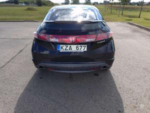 Black Honda Civic 2007 in Siauliai, with an engine capacity of 1.79 L and mileage of 133 thousand km for 2490 €, photo 8 on AUTOMOTO.COM.LV