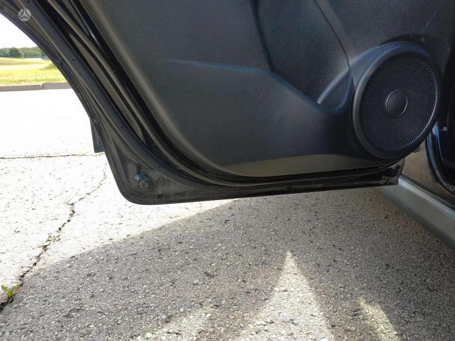 Black Honda Civic 2007 in Siauliai, with an engine capacity of 1.79 L and mileage of 133 thousand km for 2490 €, photo 13 on AUTOMOTO.COM.LV