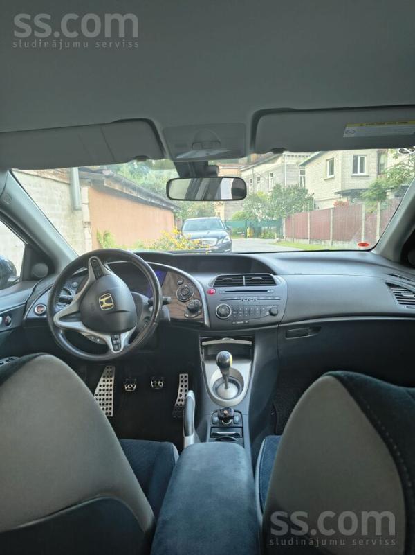 Melns Honda Civic 2007 Rīga, ar dzinēja tilpumu 1.80 L un nobraukumu 248 tūkst. km par 1500 €, foto 3 vietnē AUTOMOTO.COM.LV