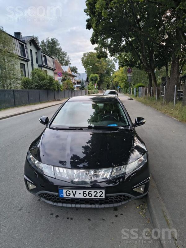 Melns Honda Civic 2007 Rīga, ar dzinēja tilpumu 1.80 L un nobraukumu 248 tūkst. km par 1500 €, foto 4 vietnē AUTOMOTO.COM.LV