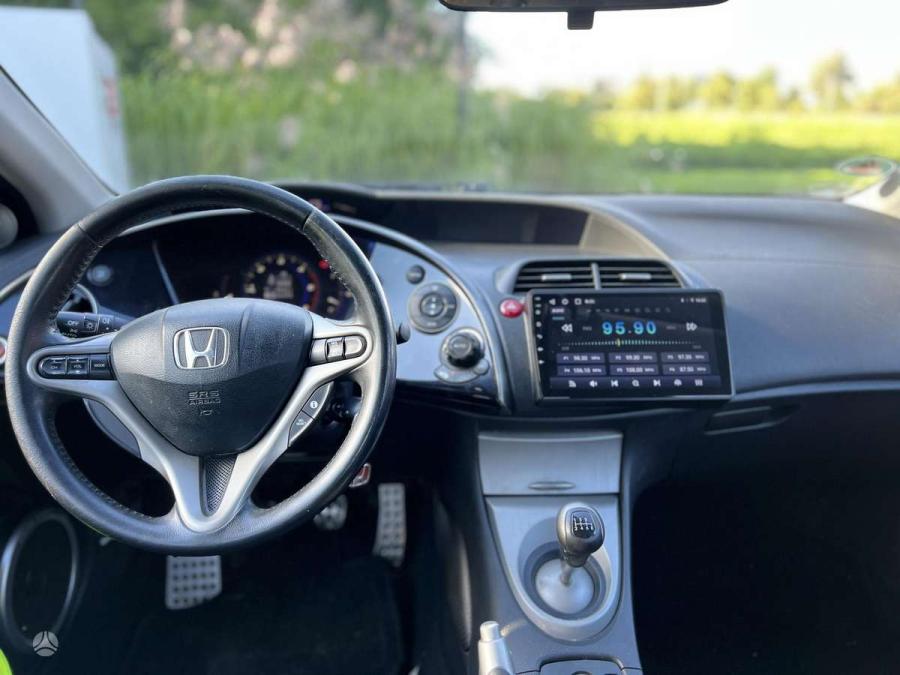 Melns Honda Civic 2007 Viļņa, ar dzinēja tilpumu 2.20 L un nobraukumu 251 tūkst. km par 690 €, foto 11 vietnē AUTOMOTO.COM.LV