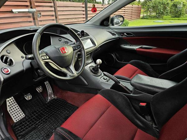 Black Honda Civic 2007 in Kaunas, with an engine capacity of 2.00 L and mileage of 218 thousand km for 8200 €, photo 9 on AUTOMOTO.COM.LV