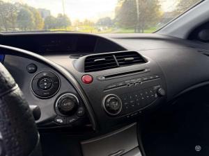 Black Honda Civic 2007 in Kaunas, with an engine capacity of 2.20 L and mileage of 362 thousand km for 2450 €, photo 10 on AUTOMOTO.COM.LV