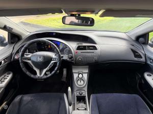 Black Honda Civic 2007 in Kaunas, with an engine capacity of 2.20 L and mileage of 362 thousand km for 2400 €, photo 6 on AUTOMOTO.COM.LV