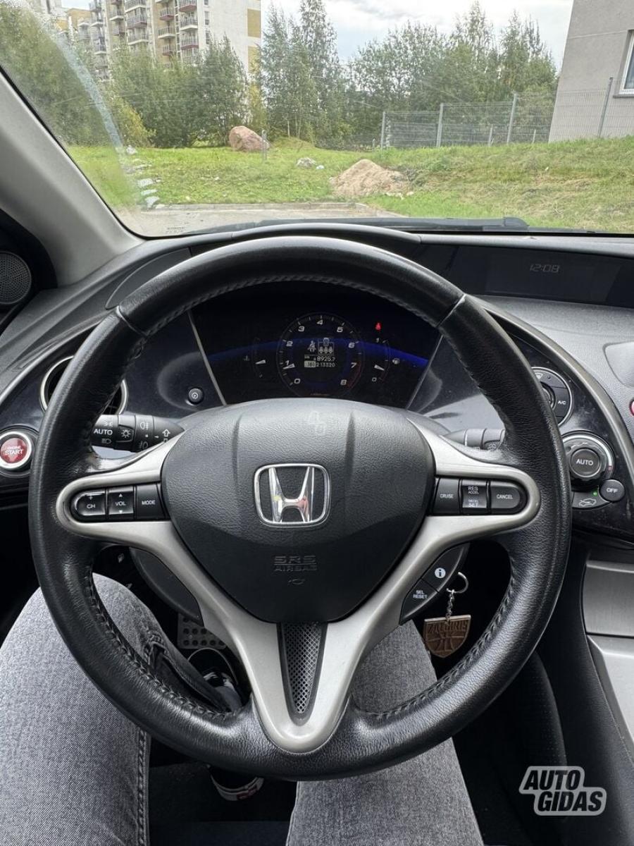 Melns Honda Civic 2007 Viļņa, ar dzinēja tilpumu 1.80 L un nobraukumu 213 tūkst. km par 2200 €, foto 11 vietnē AUTOMOTO.COM.LV