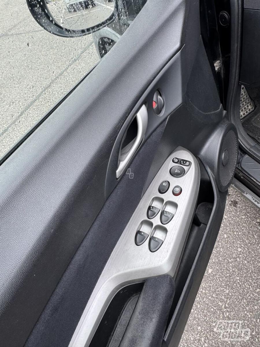 Melns Honda Civic 2007 Viļņa, ar dzinēja tilpumu 1.80 L un nobraukumu 213 tūkst. km par 2200 €, foto 14 vietnē AUTOMOTO.COM.LV
