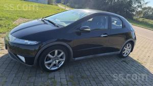 Black Honda Civic 2007 in Ventspils, with an engine capacity of 1.80 L and mileage of 203 thousand km for 1400 €, photo  on AUTOMOTO.COM.LV
