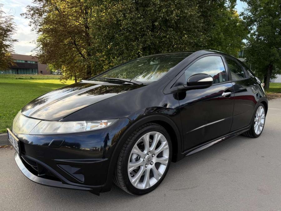 Black Honda Civic 2007 in Kaunas, with an engine capacity of 2.20 L and mileage of 362 thousand km for 2250 €, photo 1 on AUTOMOTO.COM.LV