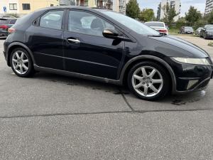 Black Honda Civic 2007 in Vilnius, with an engine capacity of 1.80 L and mileage of 213 thousand km for 2200 €, photo 10 on AUTOMOTO.COM.LV