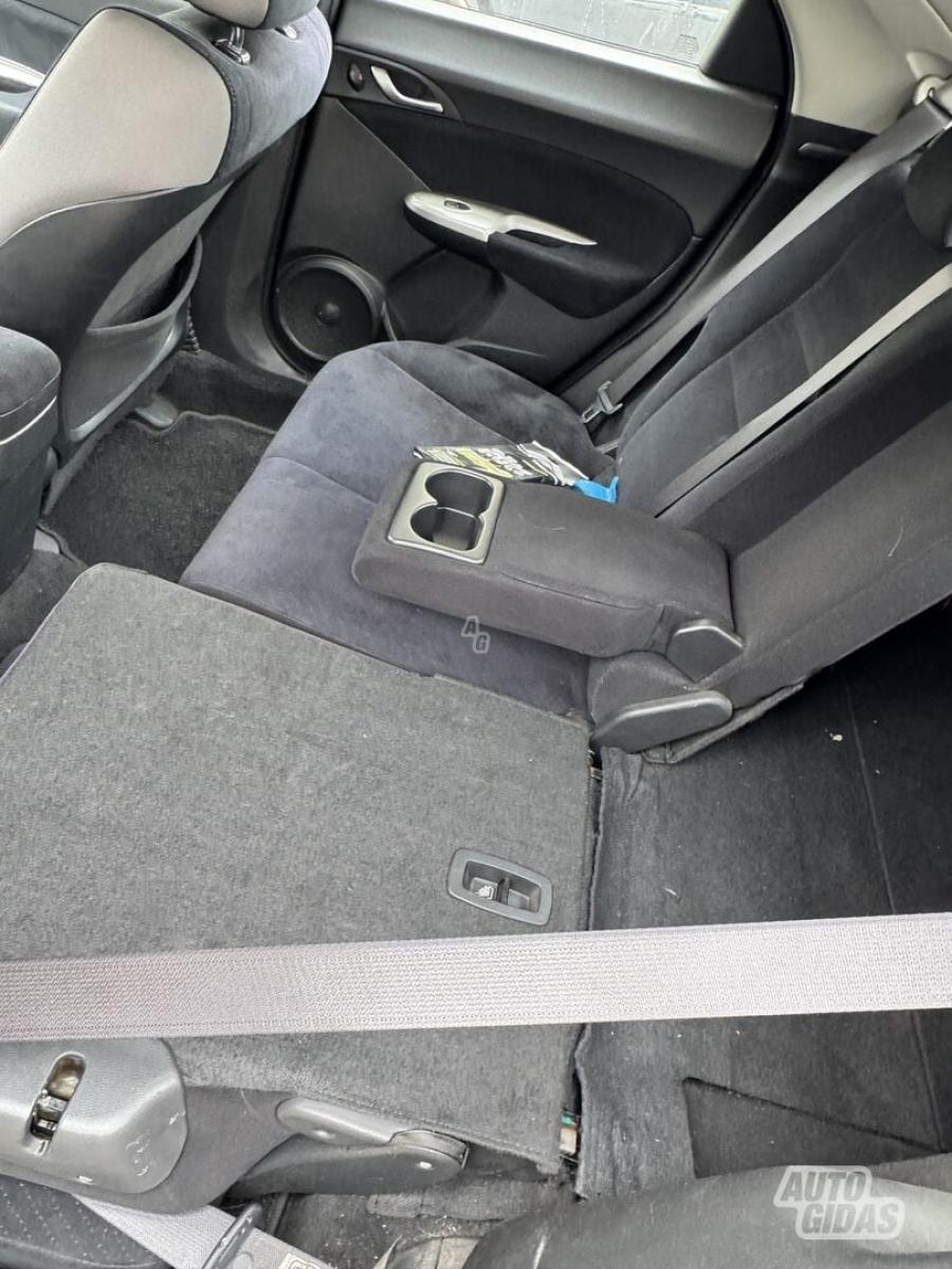 Black Honda Civic 2007 in Vilnius, with an engine capacity of 1.80 L and mileage of 213 thousand km for 2200 €, photo 18 on AUTOMOTO.COM.LV