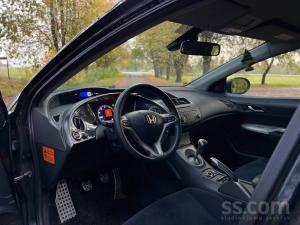 Melns Honda Civic 2007 Rīga, ar dzinēja tilpumu 1.80 L un nobraukumu 249 tūkst. km par 2550 €, foto 8 vietnē AUTOMOTO.COM.LV