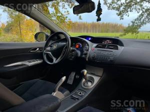 Melns Honda Civic 2007 Rīga, ar dzinēja tilpumu 1.80 L un nobraukumu 249 tūkst. km par 2550 €, foto 11 vietnē AUTOMOTO.COM.LV