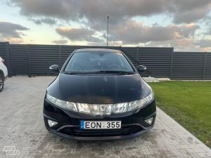 Black Honda Civic 2007 in Klaipeda, with an engine capacity of 2.20 L and mileage of 198 thousand km for 1899 €, photo 6 on AUTOMOTO.COM.LV