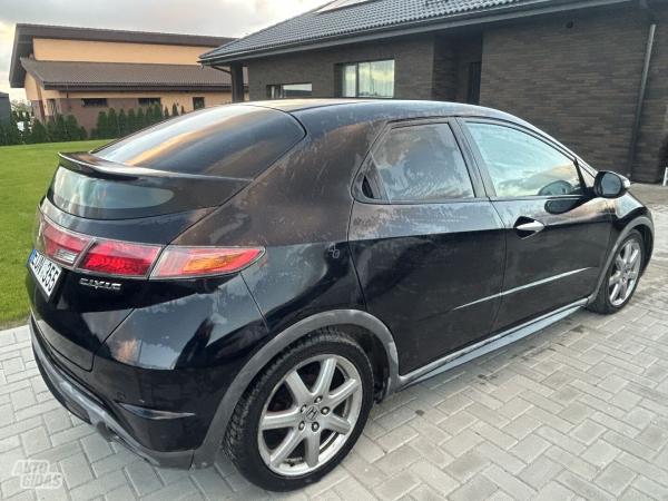 Black Honda Civic 2007 in Klaipeda, with an engine capacity of 2.20 L and mileage of 198 thousand km for 1899 €, photo 8 on AUTOMOTO.COM.LV