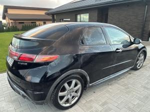 Black Honda Civic 2007 in Klaipeda, with an engine capacity of 2.20 L and mileage of 198 thousand km for 1899 €, photo 8 on AUTOMOTO.COM.LV