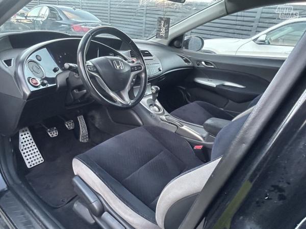 Black Honda Civic 2007 in Klaipeda, with an engine capacity of 2.20 L and mileage of 198 thousand km for 1899 €, photo 10 on AUTOMOTO.COM.LV