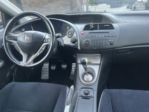 Black Honda Civic 2007 in Klaipeda, with an engine capacity of 2.20 L and mileage of 198 thousand km for 1899 €, photo 13 on AUTOMOTO.COM.LV